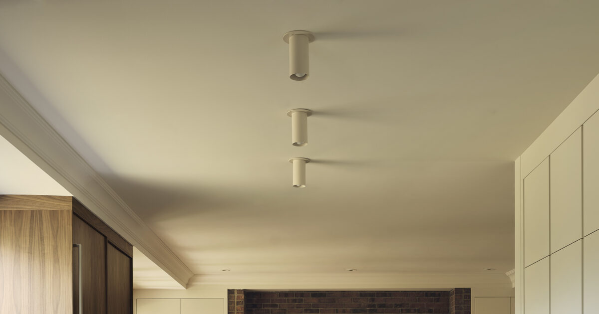 Queen Project | Luminaire Authentik US